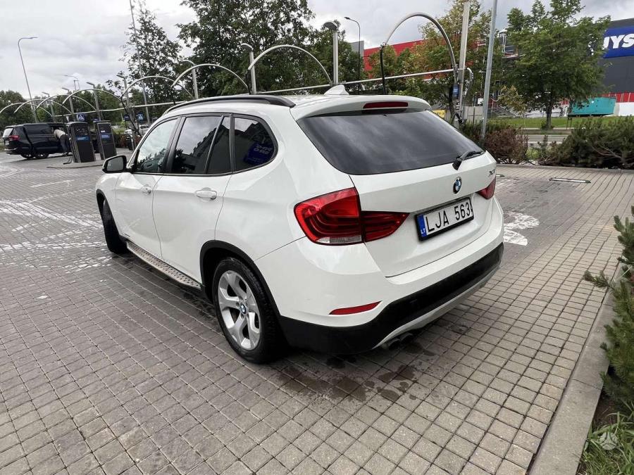 Balts BMW X1 2015 Viļņa, ar dzinēja tilpumu 2.00 L un nobraukumu 142 tūkst. km par 8100 €, foto 5 vietnē AUTOMOTO.COM.LV