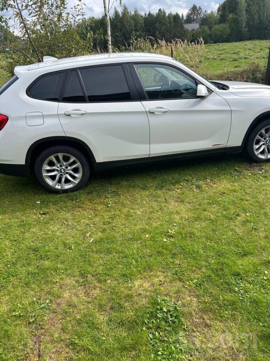 White BMW X1 2015 in Daugavpils, with an engine capacity of 2.00 L and mileage of 225 thousand km for 6650 €, photo 1 on AUTOMOTO.COM.LV