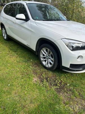 White BMW X1 2015 in Daugavpils, with an engine capacity of 2.00 L and mileage of 225 thousand km for 6650 €, photo 3 on AUTOMOTO.COM.LV
