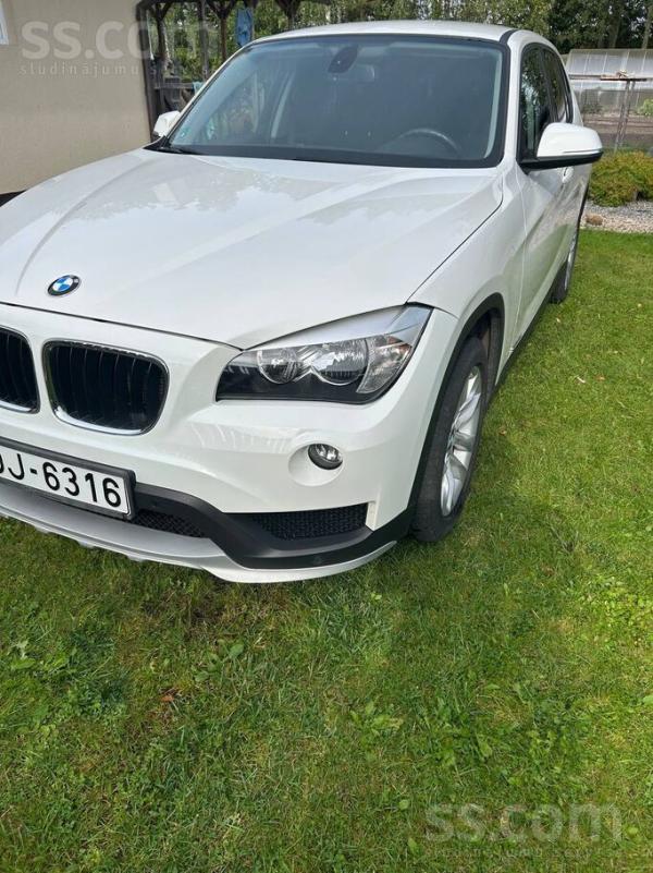 White BMW X1 2015 in Daugavpils, with an engine capacity of 2.00 L and mileage of 225 thousand km for 6650 €, photo 4 on AUTOMOTO.COM.LV