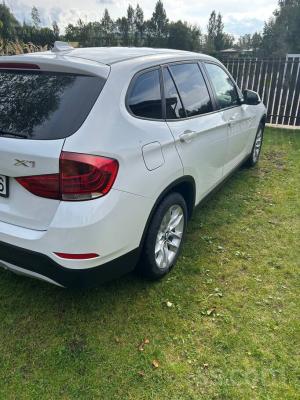 White BMW X1 2015 in Daugavpils, with an engine capacity of 2.00 L and mileage of 225 thousand km for 6650 €, photo 5 on AUTOMOTO.COM.LV