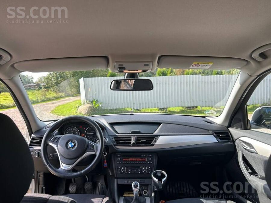 White BMW X1 2015 in Daugavpils, with an engine capacity of 2.00 L and mileage of 225 thousand km for 6650 €, photo 11 on AUTOMOTO.COM.LV