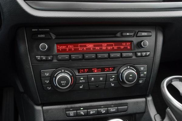 Белый БМВ Х1 2016 в Марупе, объемом двигателя 2.00 л и пробегом 140 тыс. км за 10000 €, фото 11 на AUTOMOTO.COM.LV
