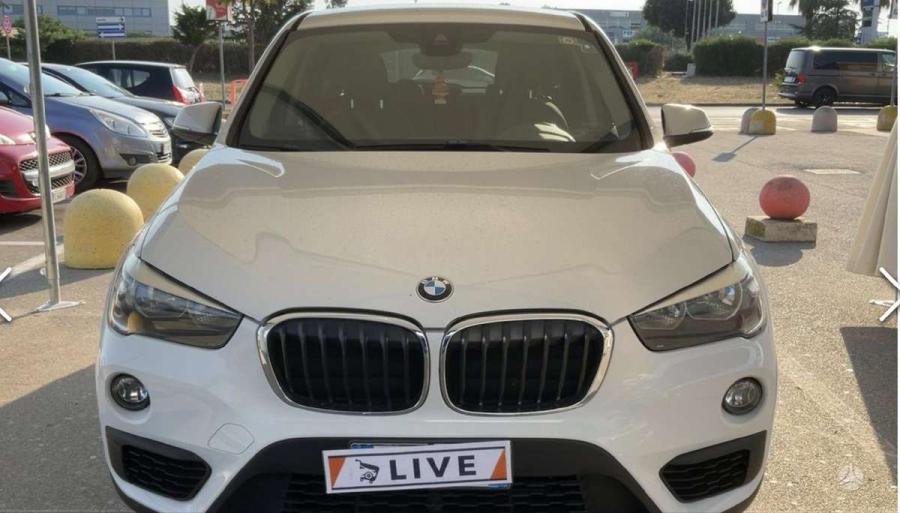 White BMW X1 2016 in Jonava, with an engine capacity of 2.00 L and mileage of 272 thousand km for 11990 €, photo 5 on AUTOMOTO.COM.LV