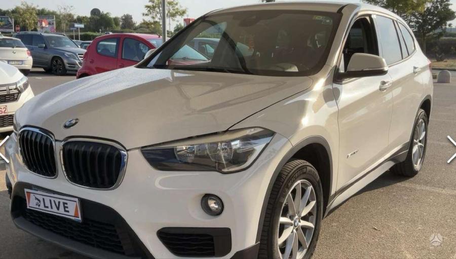 White BMW X1 2016 in Jonava, with an engine capacity of 2.00 L and mileage of 272 thousand km for 11990 €, photo 12 on AUTOMOTO.COM.LV