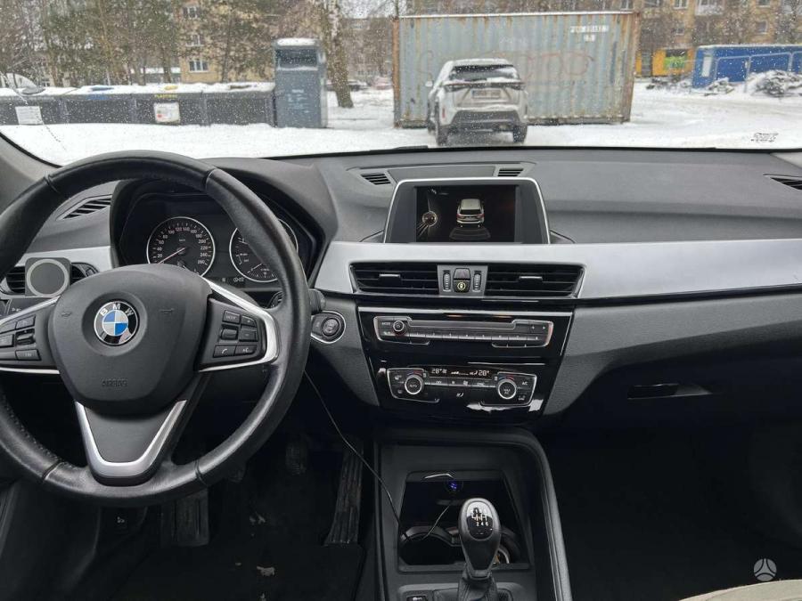 White BMW X1 2016 in Kursenai, with an engine capacity of 2.00 L and mileage of 270 thousand km for 10800 €, photo 6 on AUTOMOTO.COM.LV