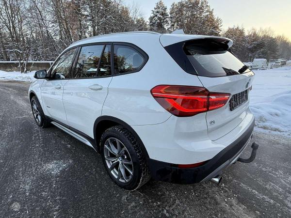 White BMW X1 2016 in Vilnius, with an engine capacity of 2.00 L and mileage of 142 thousand km for 9400 €, photo 3 on AUTOMOTO.COM.LV