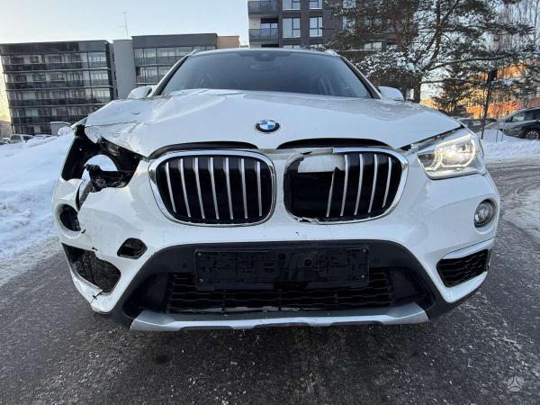 White BMW X1 2016 in Vilnius, with an engine capacity of 2.00 L and mileage of 142 thousand km for 9400 €, photo 9 on AUTOMOTO.COM.LV