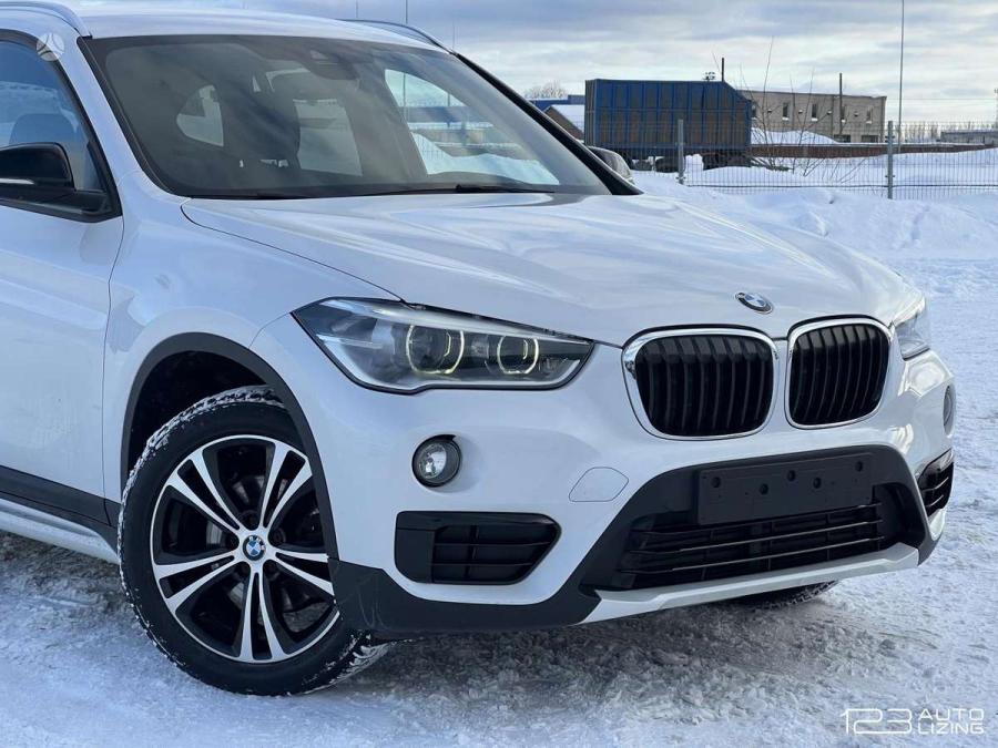 White BMW X1 2016 in Taurage, with an engine capacity of 2.00 L and mileage of 235 thousand km for 12700 €, photo 5 on AUTOMOTO.COM.LV