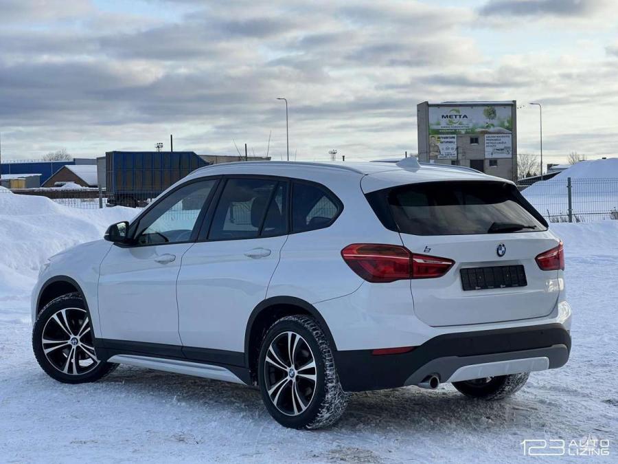 White BMW X1 2016 in Taurage, with an engine capacity of 2.00 L and mileage of 235 thousand km for 12700 €, photo 6 on AUTOMOTO.COM.LV