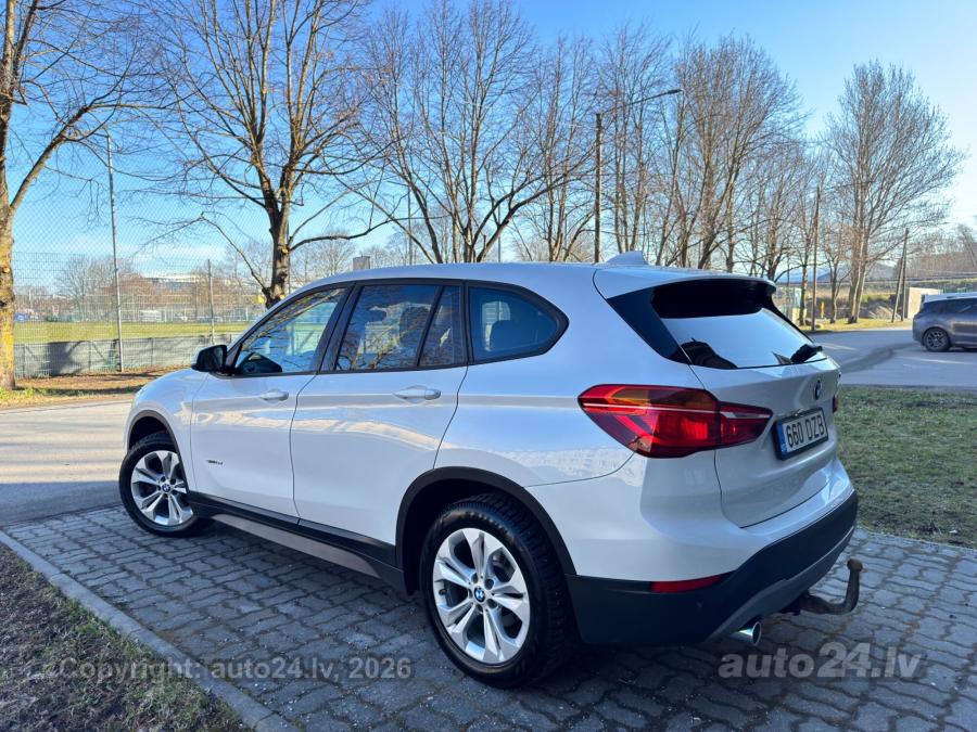 Balts BMW X1 2016 Tallina, ar dzinēja tilpumu 1.50 L un nobraukumu 291 tūkst. km par 11490 €, foto 3 vietnē AUTOMOTO.COM.LV