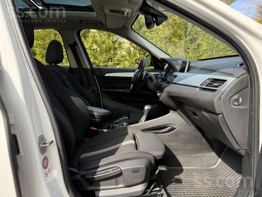 Balts BMW X1 2016 Rīga, ar dzinēja tilpumu 2.00 L un nobraukumu 206 tūkst. km par 15900 €, foto 24 vietnē AUTOMOTO.COM.LV