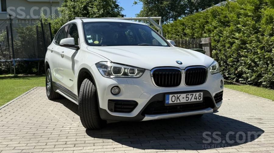 White BMW X1 2016 in Riga, with an engine capacity of 2.00 L and mileage of 206 thousand km for 14800 €, photo 3 on AUTOMOTO.COM.LV