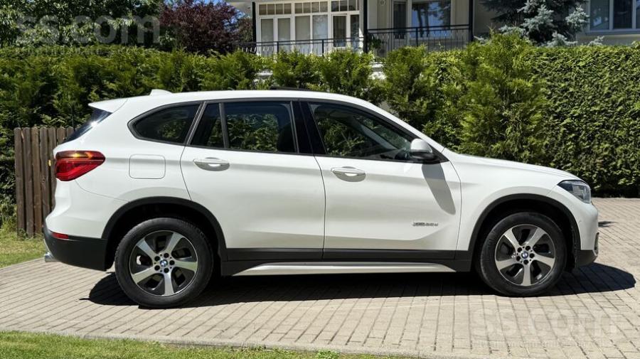 White BMW X1 2016 in Riga, with an engine capacity of 2.00 L and mileage of 206 thousand km for 14800 €, photo 12 on AUTOMOTO.COM.LV