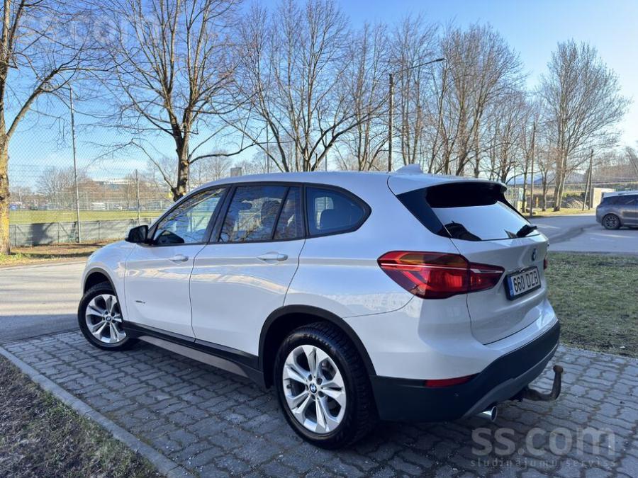 White BMW X1 2016 in Tallinn, with an engine capacity of 1.60 L and mileage of 291 thousand km for 9490 €, photo 3 on AUTOMOTO.COM.LV