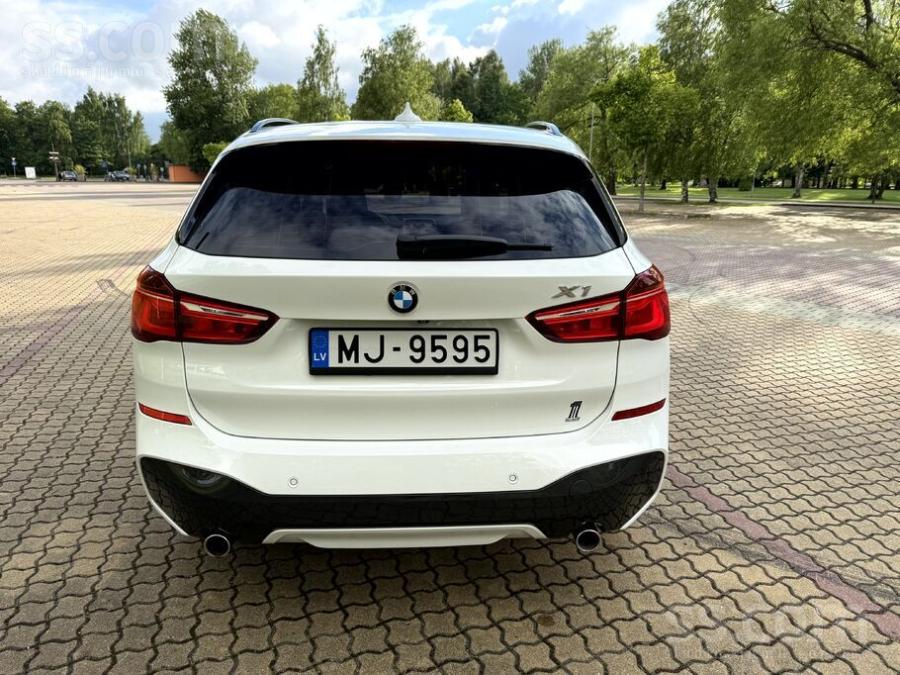 White BMW X1 2016 in Riga, with an engine capacity of 2.00 L and mileage of 231 thousand km for 13800 €, photo 7 on AUTOMOTO.COM.LV