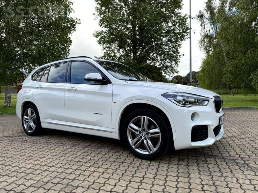 White BMW X1 2016 in Riga, with an engine capacity of 2.00 L and mileage of 231 thousand km for 13800 €, photo 9 on AUTOMOTO.COM.LV