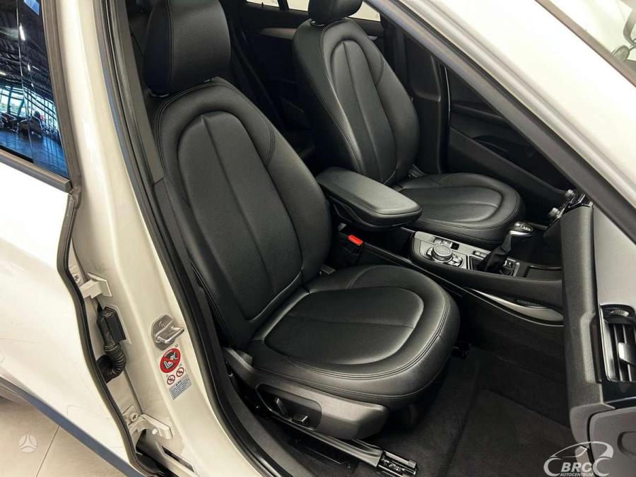 White BMW X1 2016 in Vilnius, with an engine capacity of 2.00 L and mileage of 120 thousand km for 15500 €, photo 9 on AUTOMOTO.COM.LV