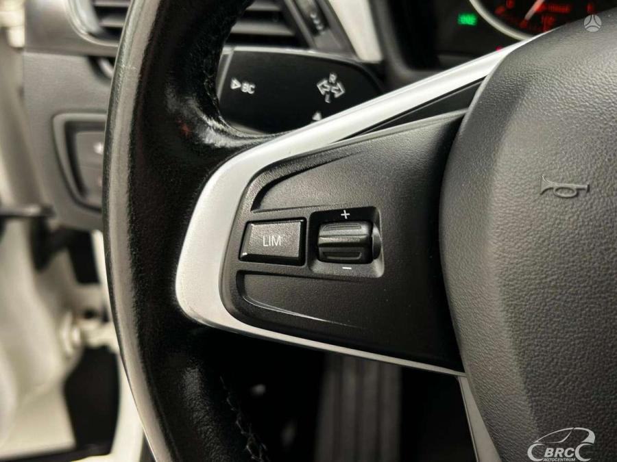 White BMW X1 2016 in Vilnius, with an engine capacity of 2.00 L and mileage of 120 thousand km for 15500 €, photo 16 on AUTOMOTO.COM.LV