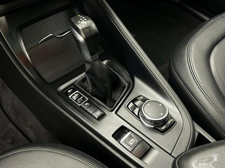 White BMW X1 2016 in Vilnius, with an engine capacity of 2.00 L and mileage of 120 thousand km for 15500 €, photo 22 on AUTOMOTO.COM.LV