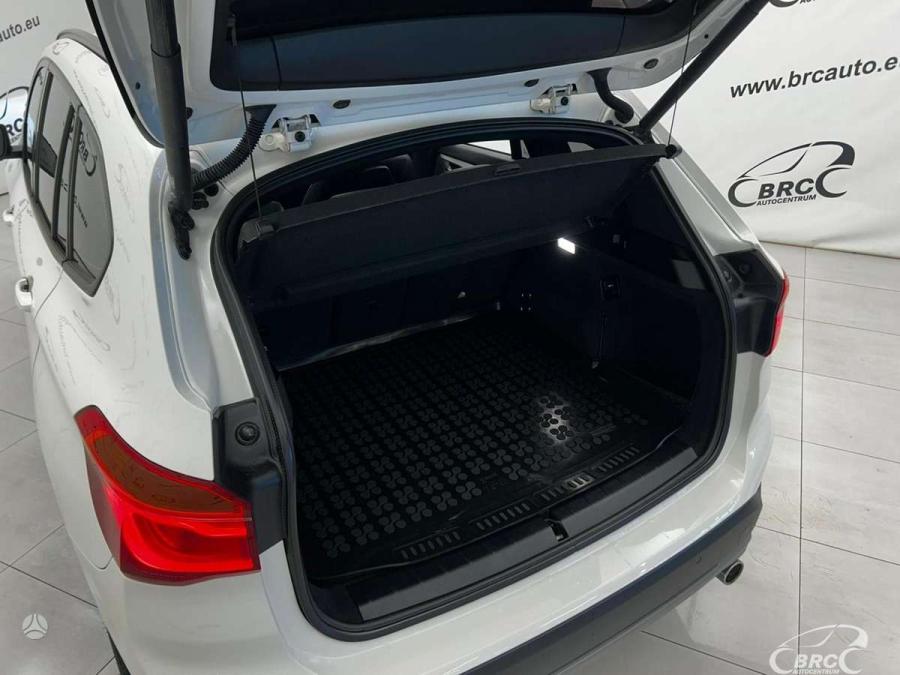 White BMW X1 2016 in Vilnius, with an engine capacity of 2.00 L and mileage of 120 thousand km for 15500 €, photo 30 on AUTOMOTO.COM.LV