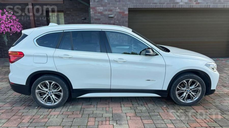Balts BMW X1 2016 Saldus, ar dzinēja tilpumu 2.00 L un nobraukumu 242 tūkst. km par 13500 €, foto 3 vietnē AUTOMOTO.COM.LV
