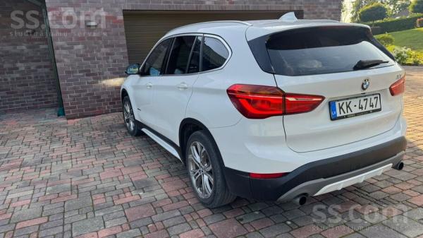 Balts BMW X1 2016 Saldus, ar dzinēja tilpumu 2.00 L un nobraukumu 242 tūkst. km par 13500 €, foto 4 vietnē AUTOMOTO.COM.LV