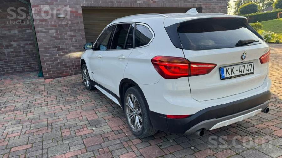 Balts BMW X1 2016 Saldus, ar dzinēja tilpumu 2.00 L un nobraukumu 242 tūkst. km par 13500 €, foto 5 vietnē AUTOMOTO.COM.LV