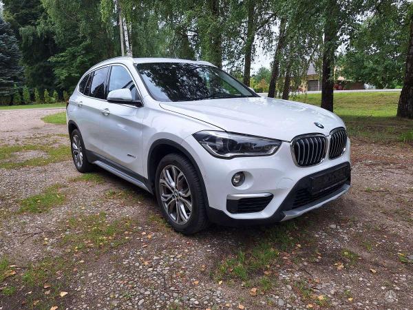 White BMW X1 2016 in Utena, with an engine capacity of 2.00 L and mileage of 207 thousand km for 12650 €, photo 2 on AUTOMOTO.COM.LV