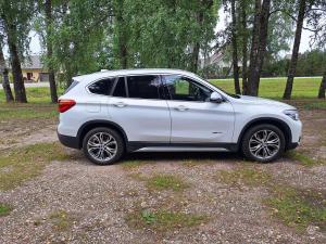 White BMW X1 2016 in Utena, with an engine capacity of 2.00 L and mileage of 207 thousand km for 12650 €, photo 5 on AUTOMOTO.COM.LV