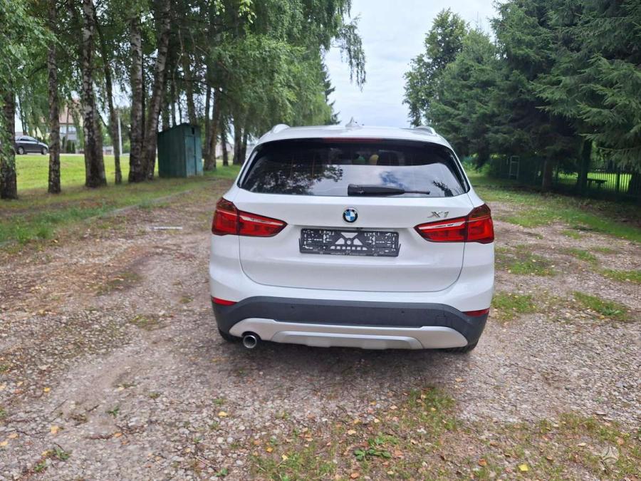 White BMW X1 2016 in Utena, with an engine capacity of 2.00 L and mileage of 207 thousand km for 12650 €, photo 6 on AUTOMOTO.COM.LV