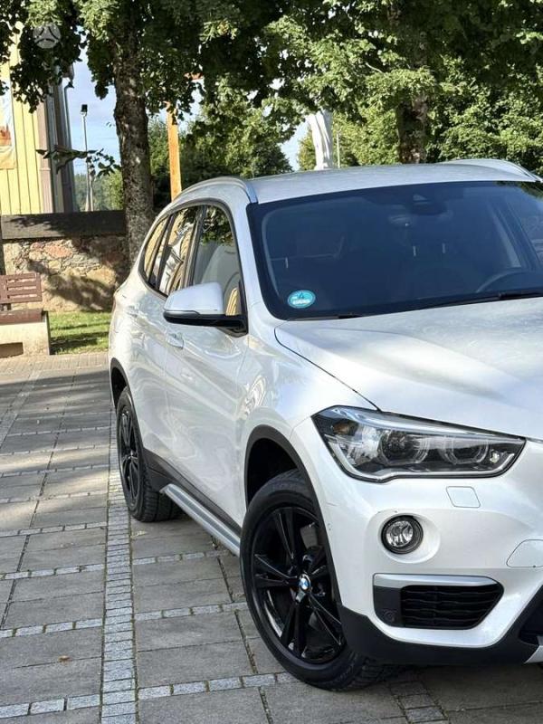 White BMW X1 2016 in Kaunas, with an engine capacity of 2.00 L and mileage of 245 thousand km for 11500 €, photo 4 on AUTOMOTO.COM.LV