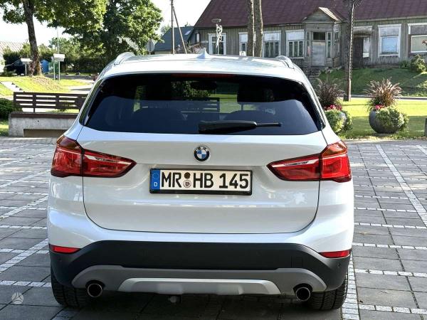 White BMW X1 2016 in Kaunas, with an engine capacity of 2.00 L and mileage of 245 thousand km for 11500 €, photo 5 on AUTOMOTO.COM.LV
