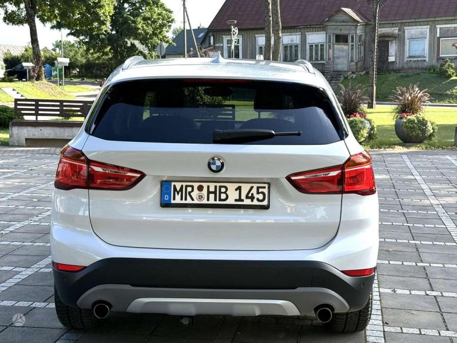 White BMW X1 2016 in Kaunas, with an engine capacity of 2.00 L and mileage of 245 thousand km for 11500 €, photo 5 on AUTOMOTO.COM.LV