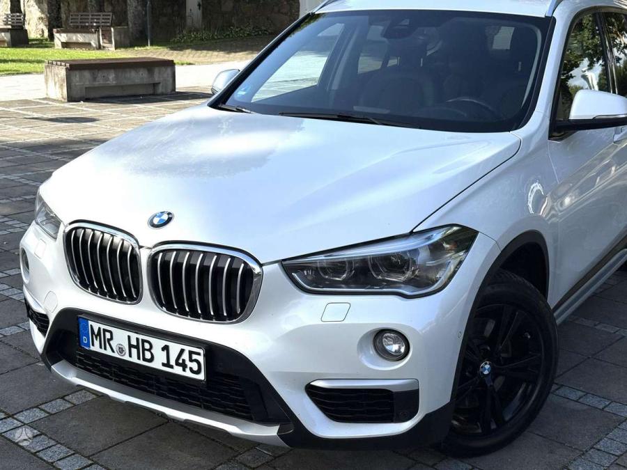 White BMW X1 2016 in Kaunas, with an engine capacity of 2.00 L and mileage of 245 thousand km for 11500 €, photo 9 on AUTOMOTO.COM.LV