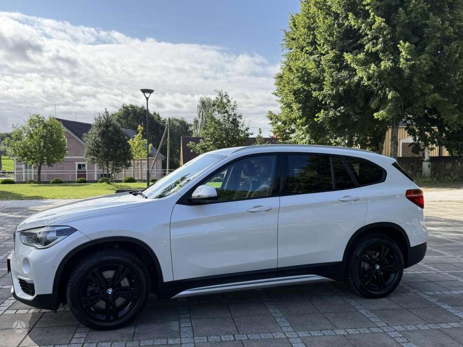 White BMW X1 2016 in Kaunas, with an engine capacity of 2.00 L and mileage of 245 thousand km for 11500 €, photo 11 on AUTOMOTO.COM.LV