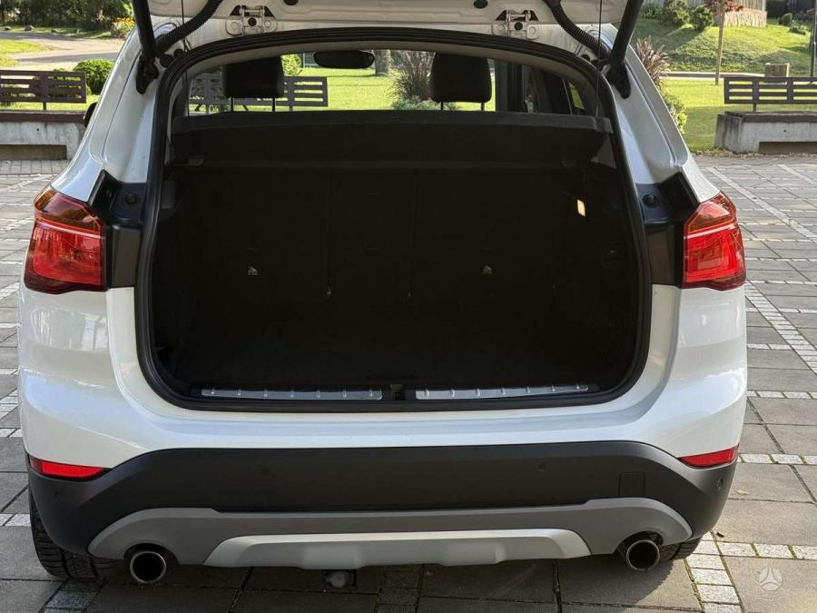White BMW X1 2016 in Kaunas, with an engine capacity of 2.00 L and mileage of 245 thousand km for 11500 €, photo 36 on AUTOMOTO.COM.LV