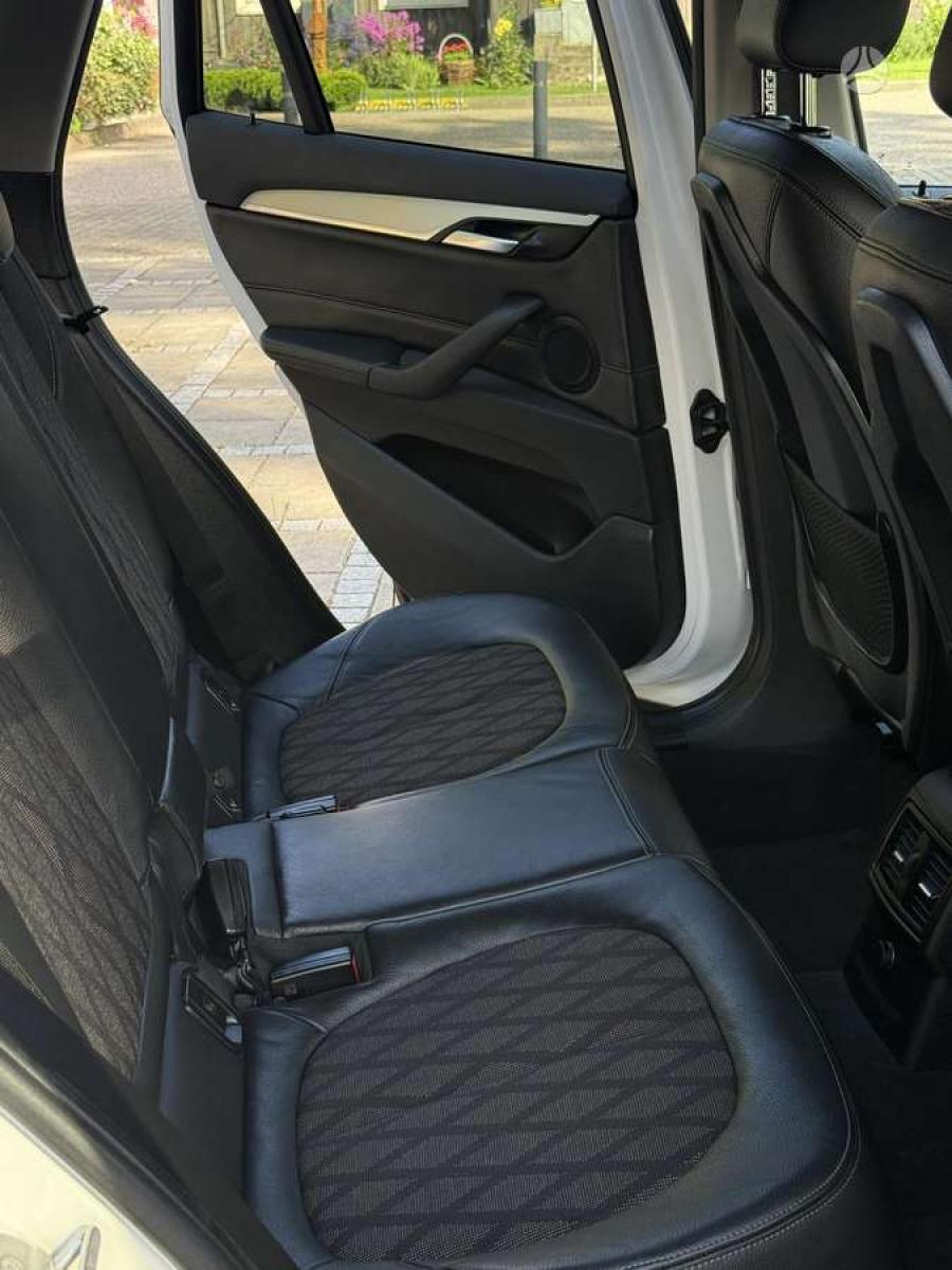 White BMW X1 2016 in Kaunas, with an engine capacity of 2.00 L and mileage of 245 thousand km for 11500 €, photo 41 on AUTOMOTO.COM.LV