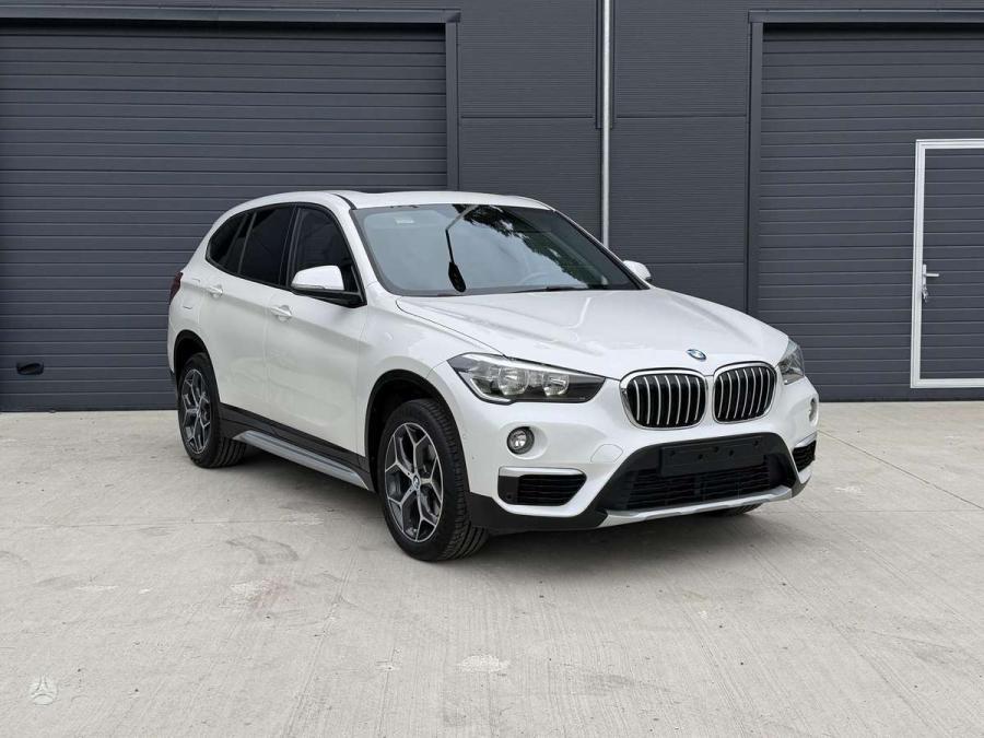 White BMW X1 2016 in Utena, with an engine capacity of 2.00 L and mileage of 240 thousand km for 11400 €, photo 3 on AUTOMOTO.COM.LV