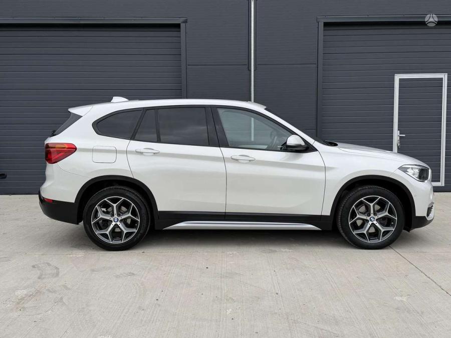 White BMW X1 2016 in Utena, with an engine capacity of 2.00 L and mileage of 240 thousand km for 11400 €, photo 4 on AUTOMOTO.COM.LV