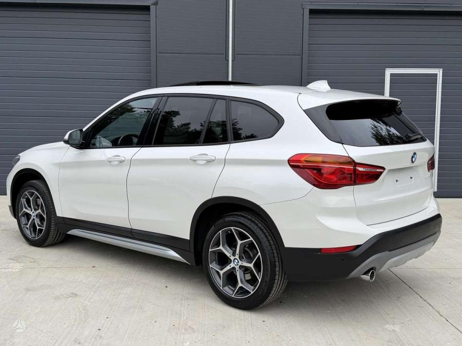 White BMW X1 2016 in Utena, with an engine capacity of 2.00 L and mileage of 240 thousand km for 11400 €, photo 9 on AUTOMOTO.COM.LV