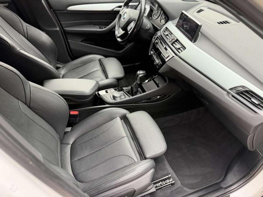 White BMW X1 2016 in Utena, with an engine capacity of 2.00 L and mileage of 240 thousand km for 11400 €, photo 27 on AUTOMOTO.COM.LV