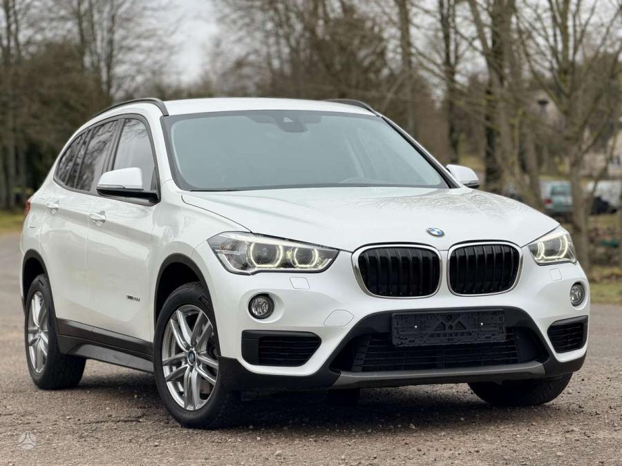 White BMW X1 2017 in Utena, with an engine capacity of 2.00 L and mileage of 315 thousand km for 12950 €, photo 1 on AUTOMOTO.COM.LV