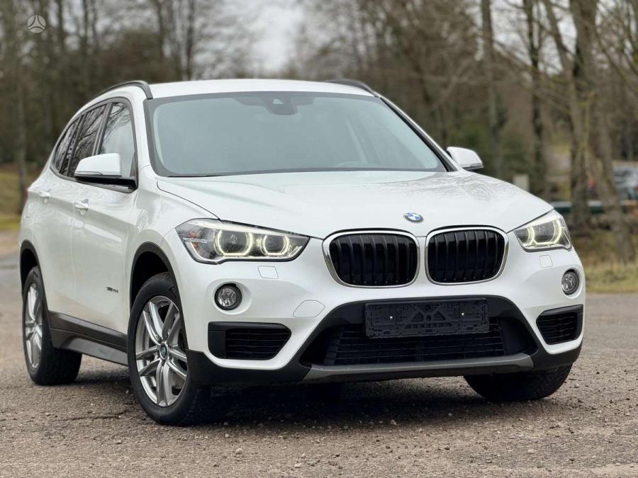 White BMW X1 2017 in Utena, with an engine capacity of 2.00 L and mileage of 315 thousand km for 12950 €, photo 2 on AUTOMOTO.COM.LV