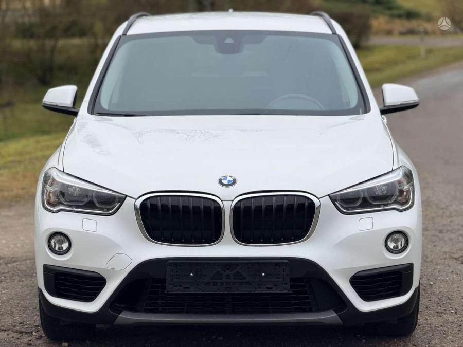 White BMW X1 2017 in Utena, with an engine capacity of 2.00 L and mileage of 315 thousand km for 12950 €, photo 9 on AUTOMOTO.COM.LV
