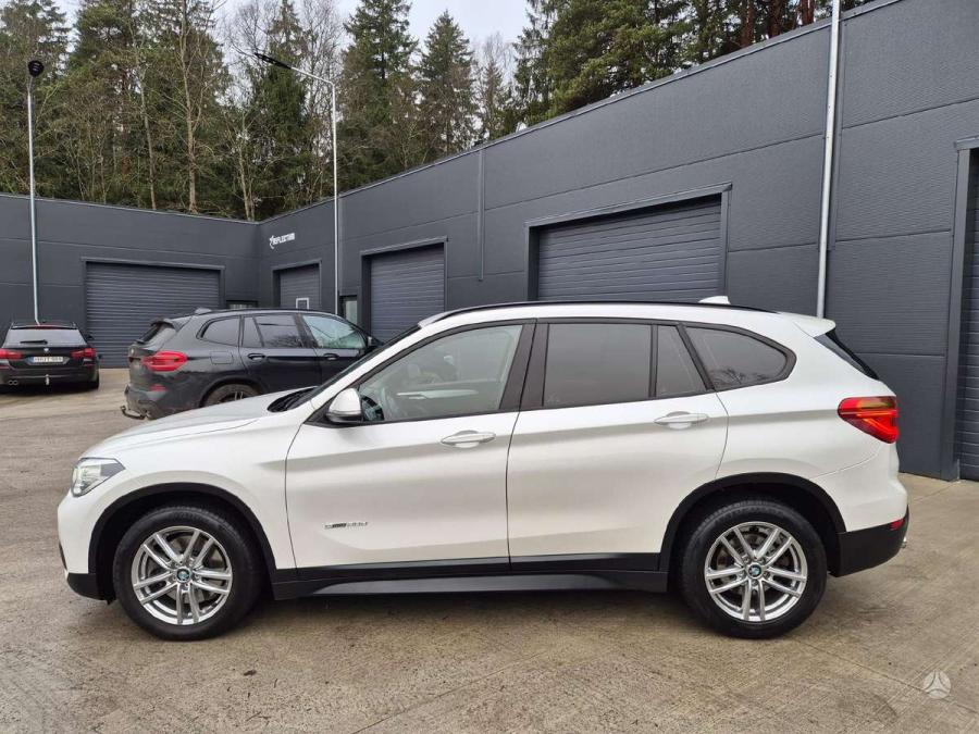 White BMW X1 2017 in Utena, with an engine capacity of 2.00 L and mileage of 315 thousand km for 12950 €, photo 15 on AUTOMOTO.COM.LV