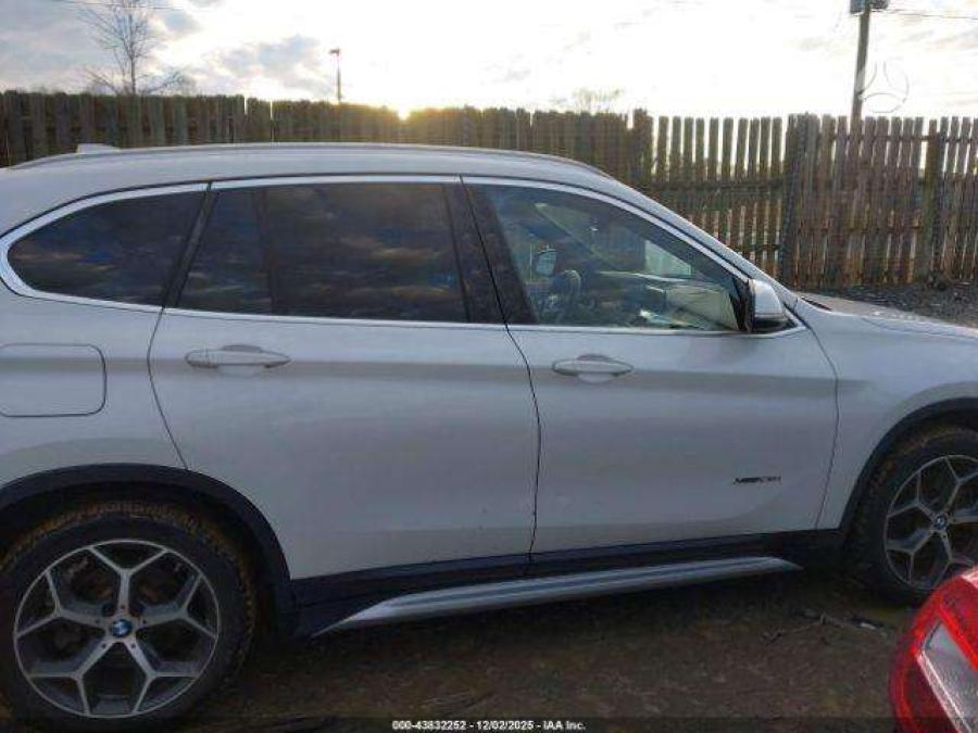 White BMW X1 2017 in Klaipeda, with an engine capacity of 2.00 L and mileage of 74 thousand km for 7000 €, photo 14 on AUTOMOTO.COM.LV
