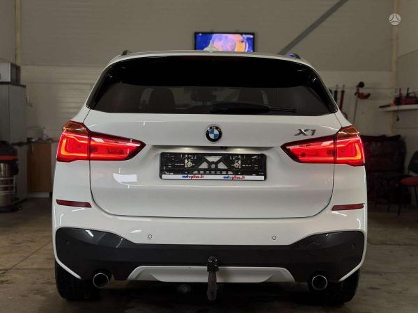 White BMW X1 2017 in Utena, with an engine capacity of 2.00 L and mileage of 181 thousand km for 15950 €, photo 8 on AUTOMOTO.COM.LV