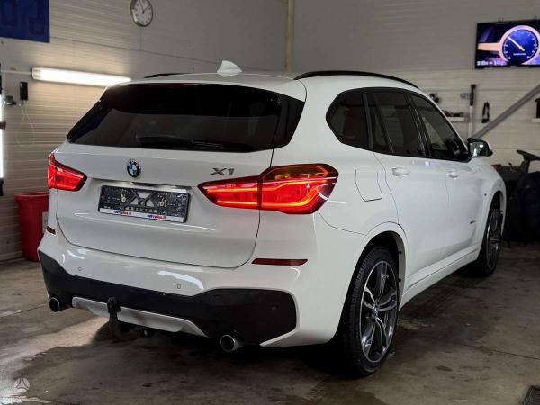 White BMW X1 2017 in Utena, with an engine capacity of 2.00 L and mileage of 181 thousand km for 15950 €, photo 9 on AUTOMOTO.COM.LV