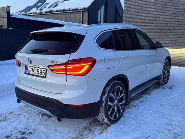 White BMW X1 2017 in Vilnius, with an engine capacity of 2.00 L and mileage of 85 thousand km for 17500 €, photo 4 on AUTOMOTO.COM.LV
